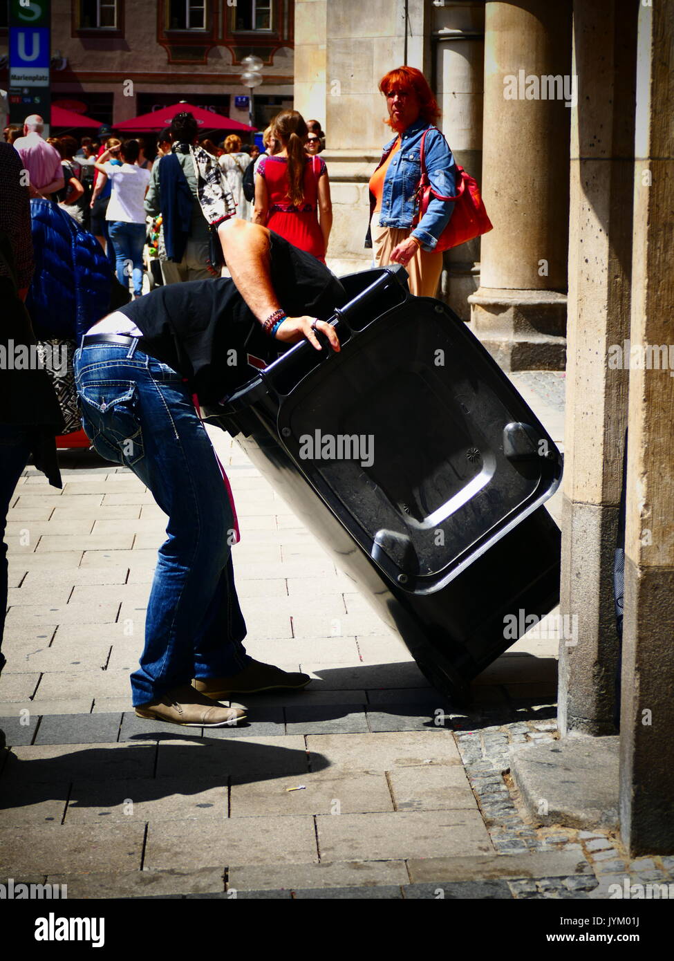 Empty poverty hi-res stock photography and images - Alamy