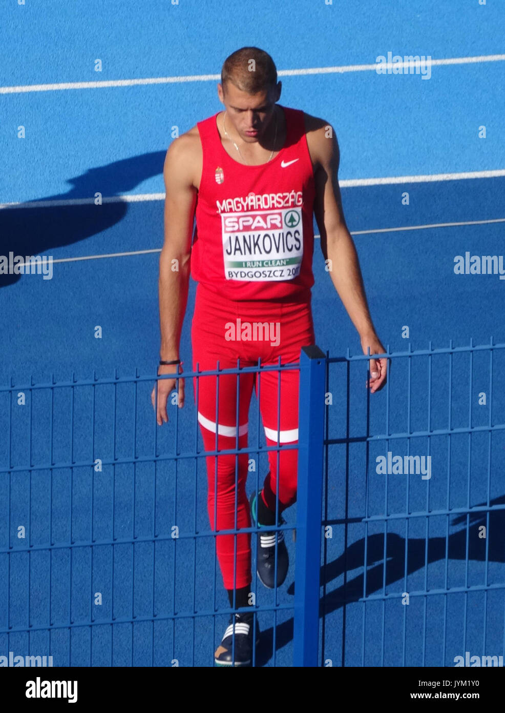 Mens high jump hi-res stock photography and images - Alamy