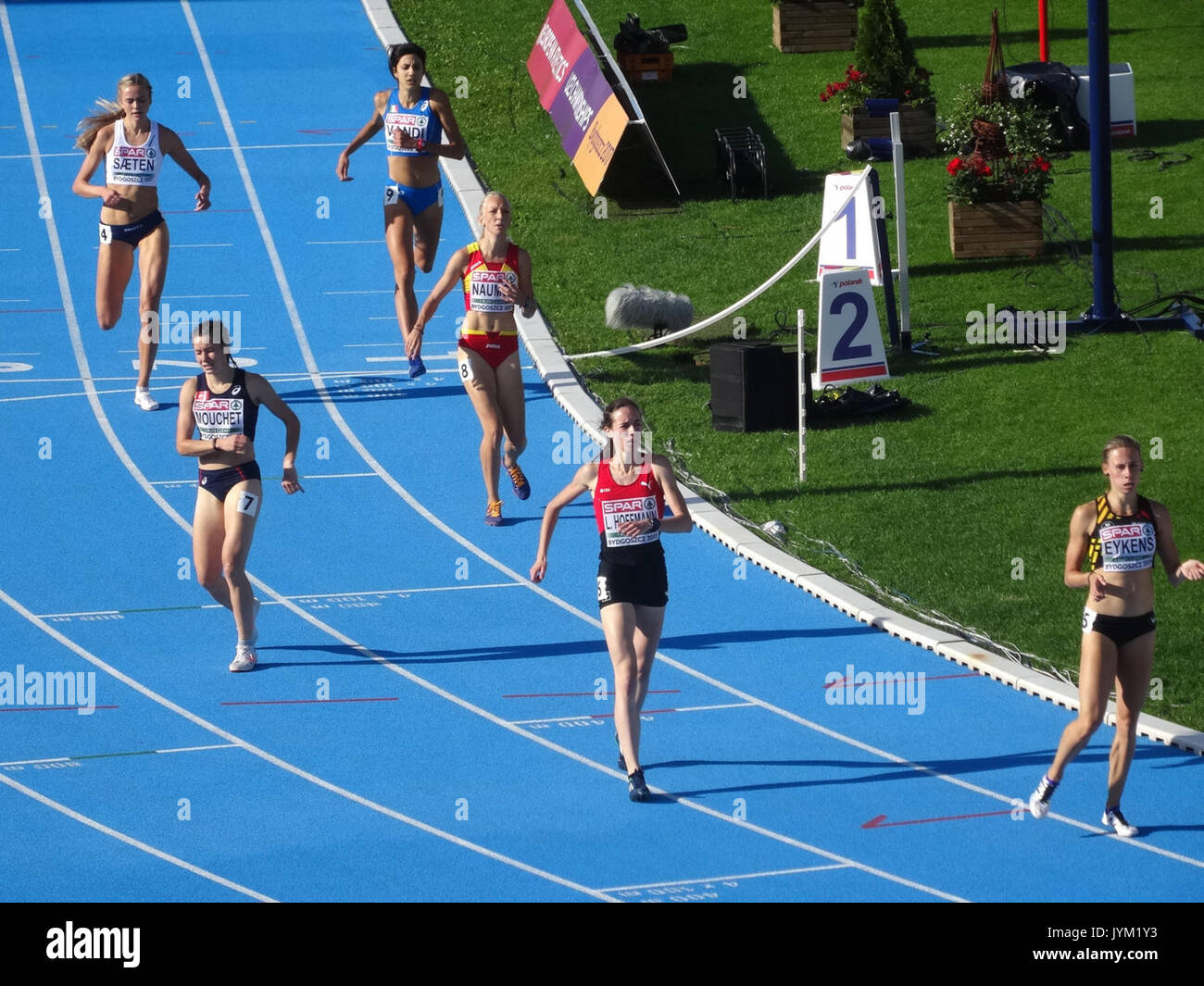 800m women qualifying rounds hi-res stock photography and images - Alamy