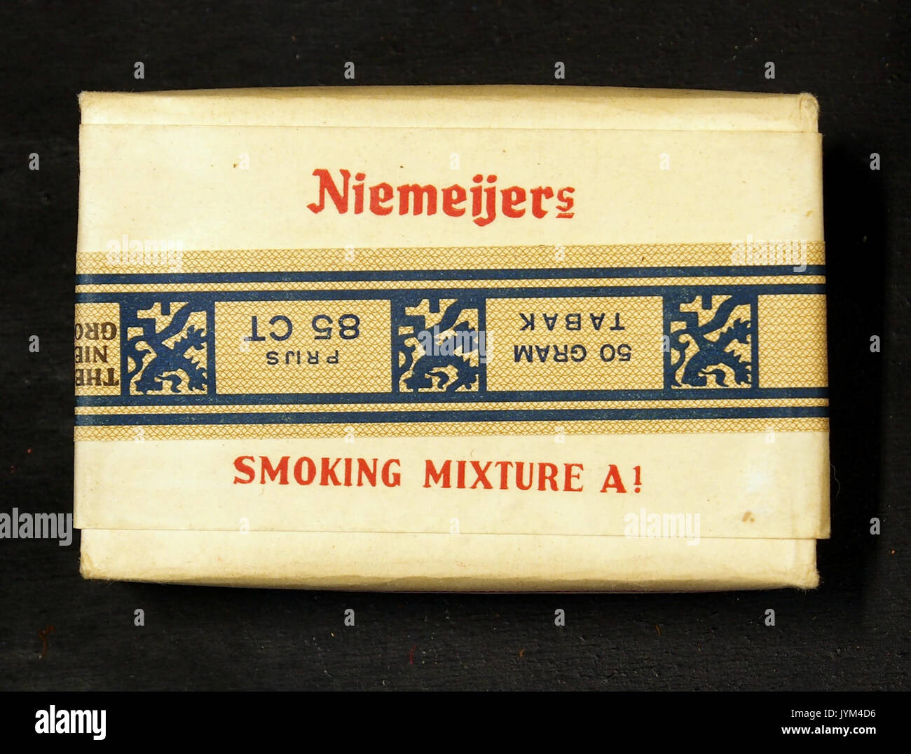 Smoking mixture hi-res stock photography and images - Alamy