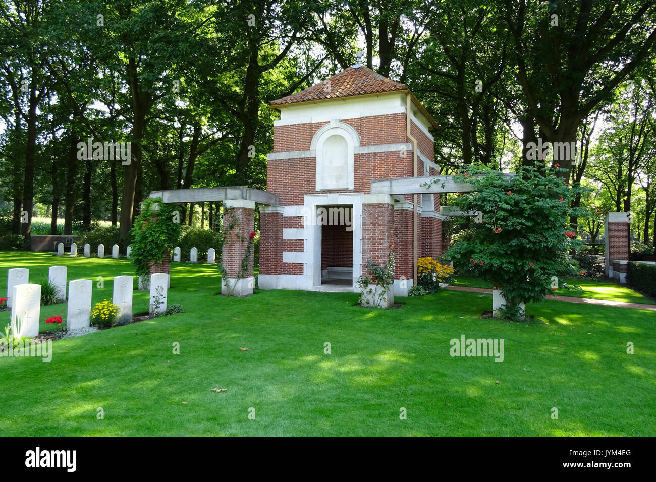 Oosterbeek military cemetery hi-res stock photography and images - Alamy