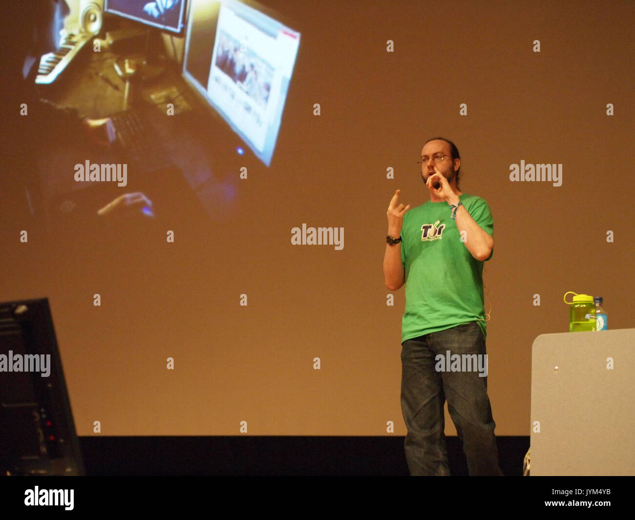 Privacy and anonymity hi-res stock photography and images - Alamy