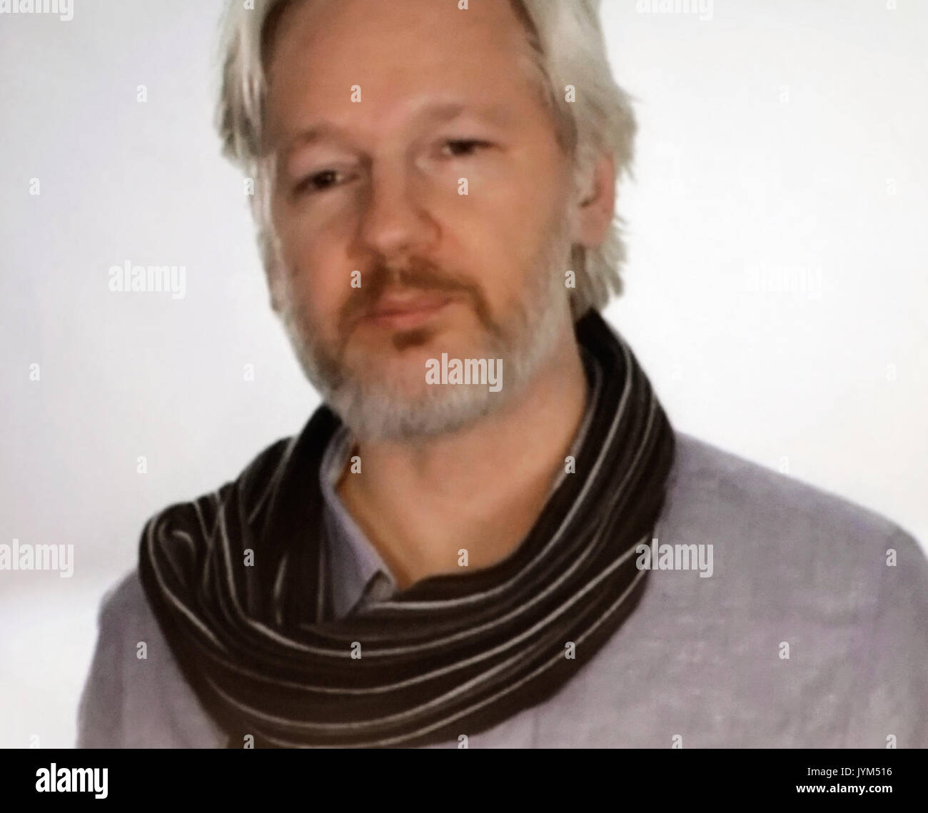 Julian assange freedom hi-res stock photography and images - Alamy