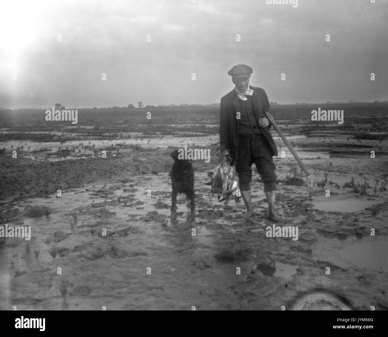 Shooter hi-res stock photography and images - Alamy