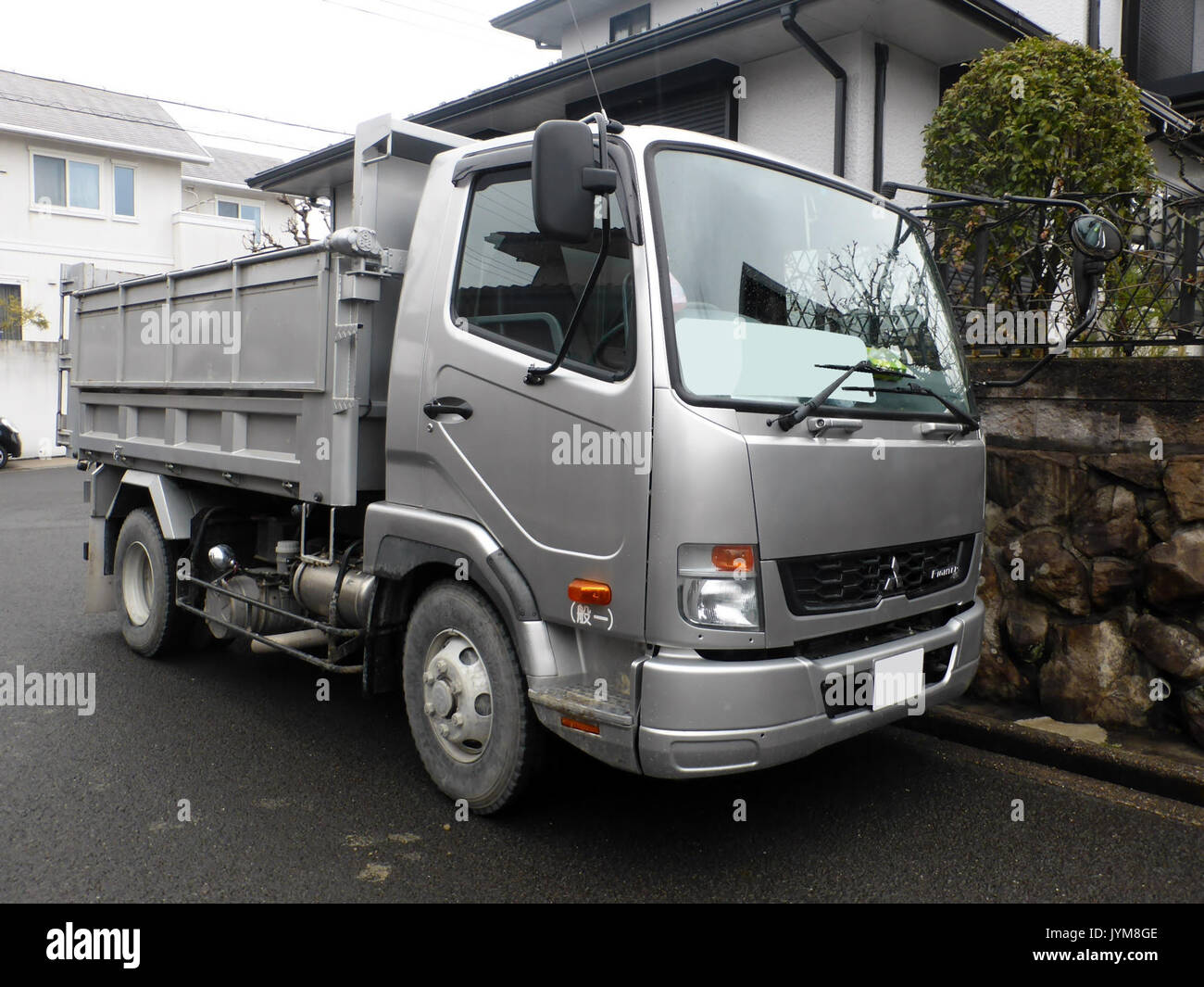 2nd generation Mitsubishi Fuso FIGHTER front Stock Photo - Alamy