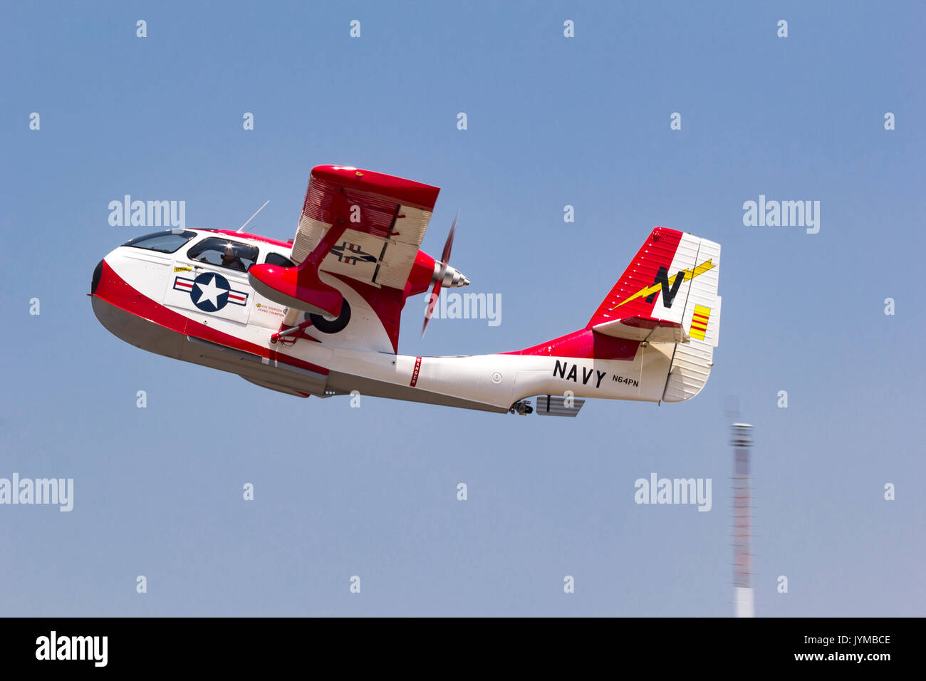 Amphibious airplane hi-res stock photography and images - Alamy
