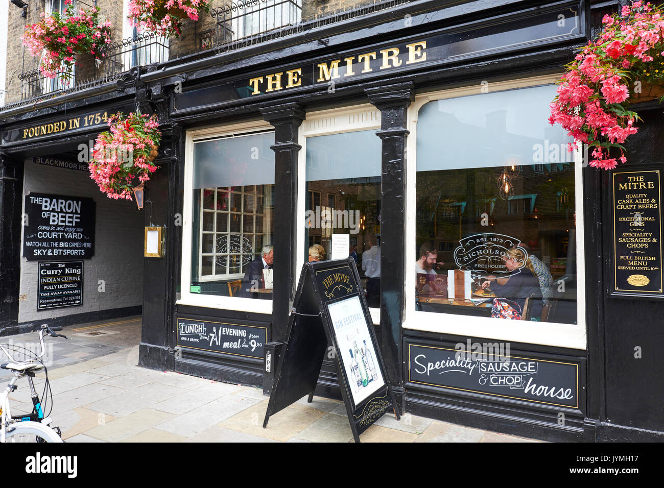 Mitre tavern hi-res stock photography and images - Alamy