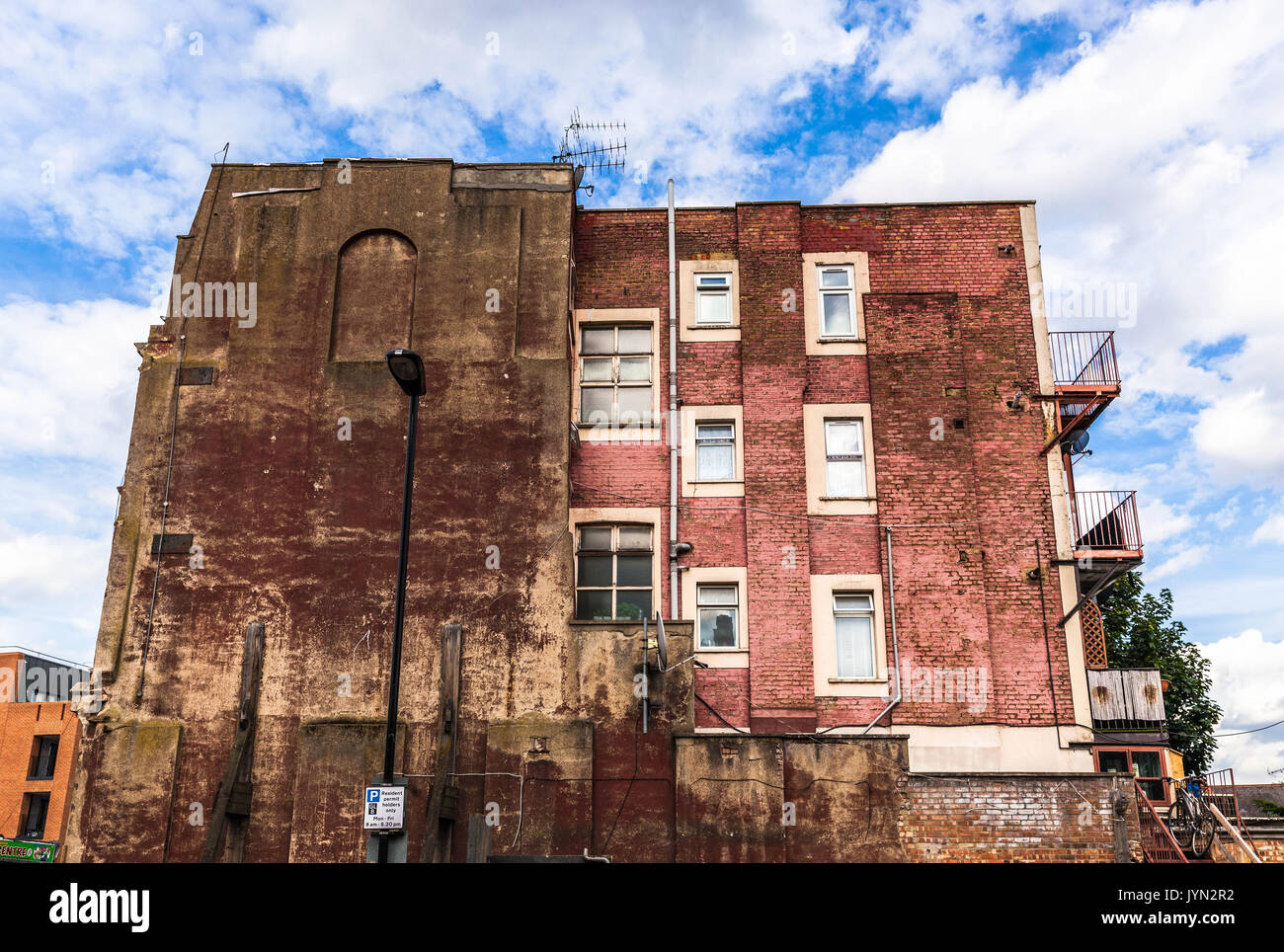 Arquitectura lateral hi-res stock photography and images - Alamy