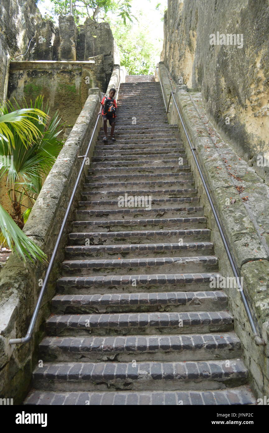 Queen's staircase nassau hi-res stock photography and images - Alamy