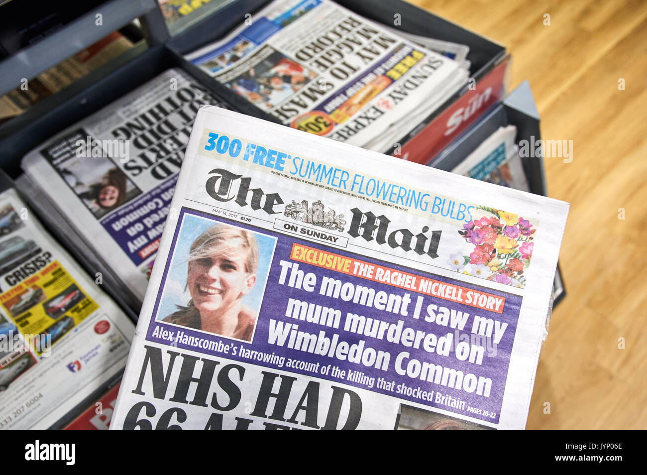 Daily mail tabloid newspaper hi-res stock photography and images - Alamy