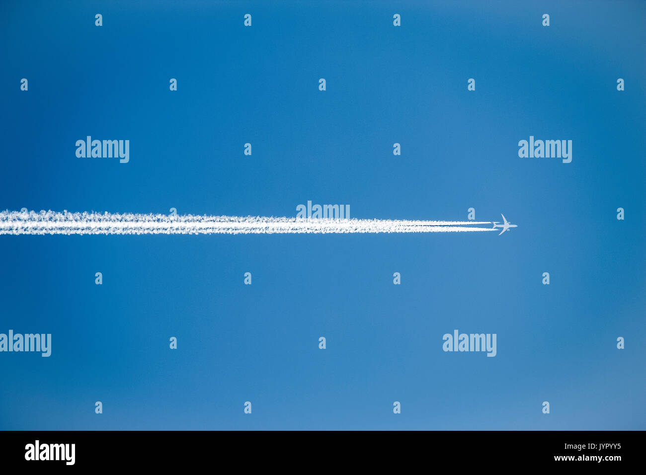 Airplane plane jet trail hi-res stock photography and images - Alamy