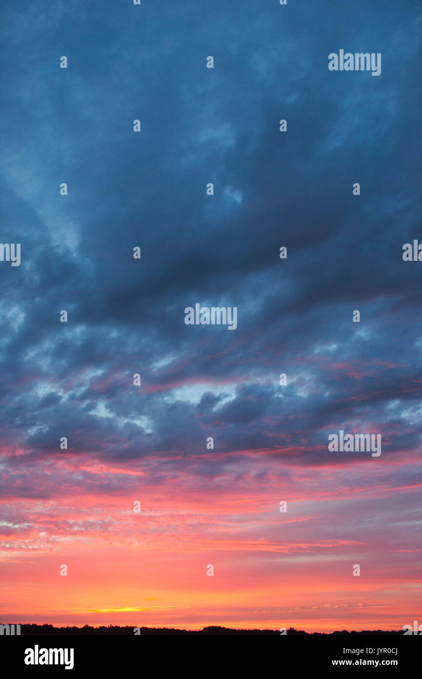 Dramatic looking sky with amazing colors looks like fire Stock Photo ...
