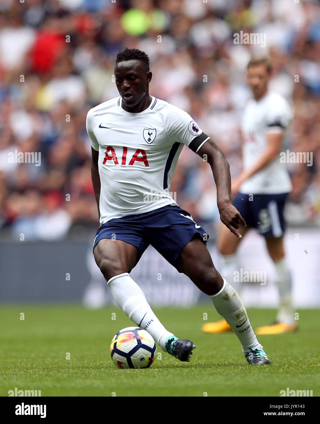 Tottenham hotspurs victor wanyama hi-res stock photography and images ...