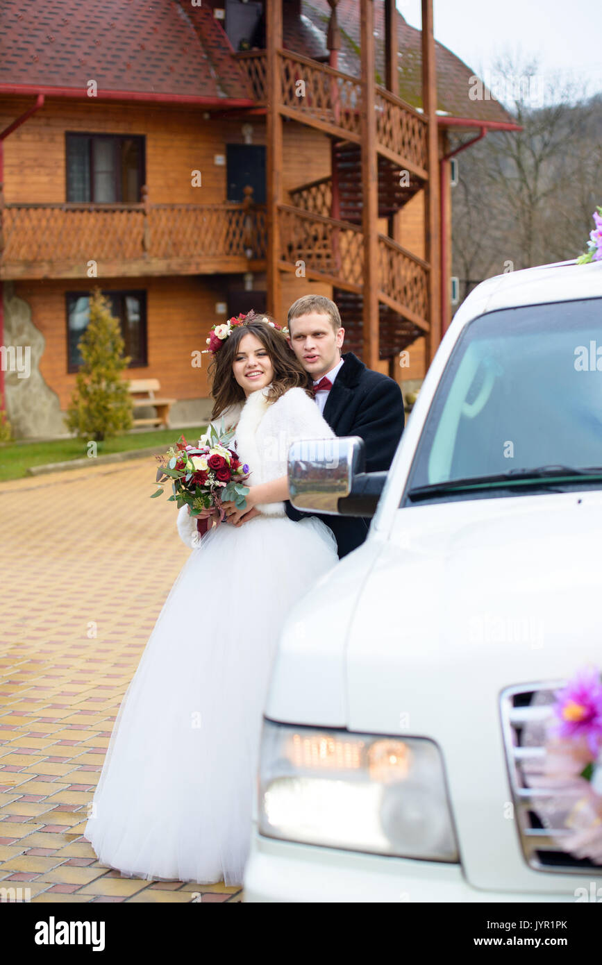 Beautiful married couple in the wedding day Stock Photo - Alamy