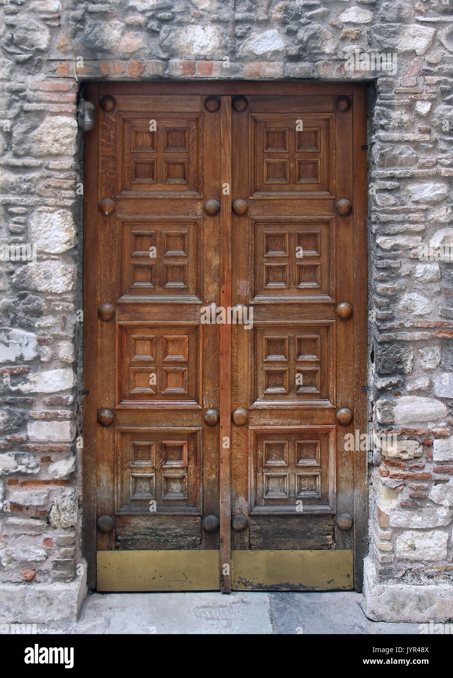 Stone and wood facade hi-res stock photography and images - Alamy