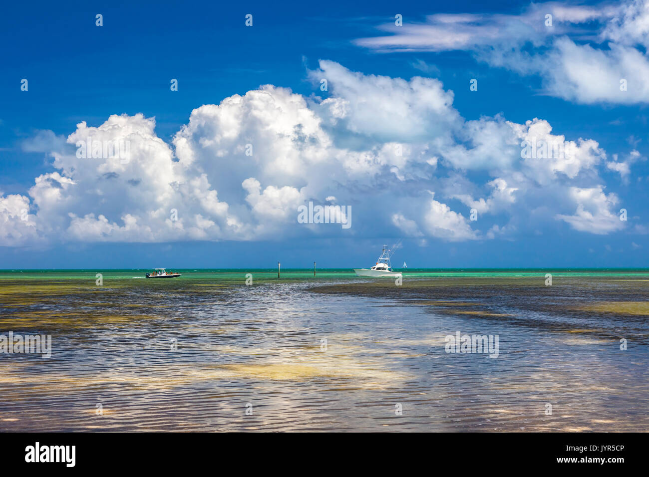 Boat in Atlantic Ocean off the Florida Keys Stock Photo - Alamy