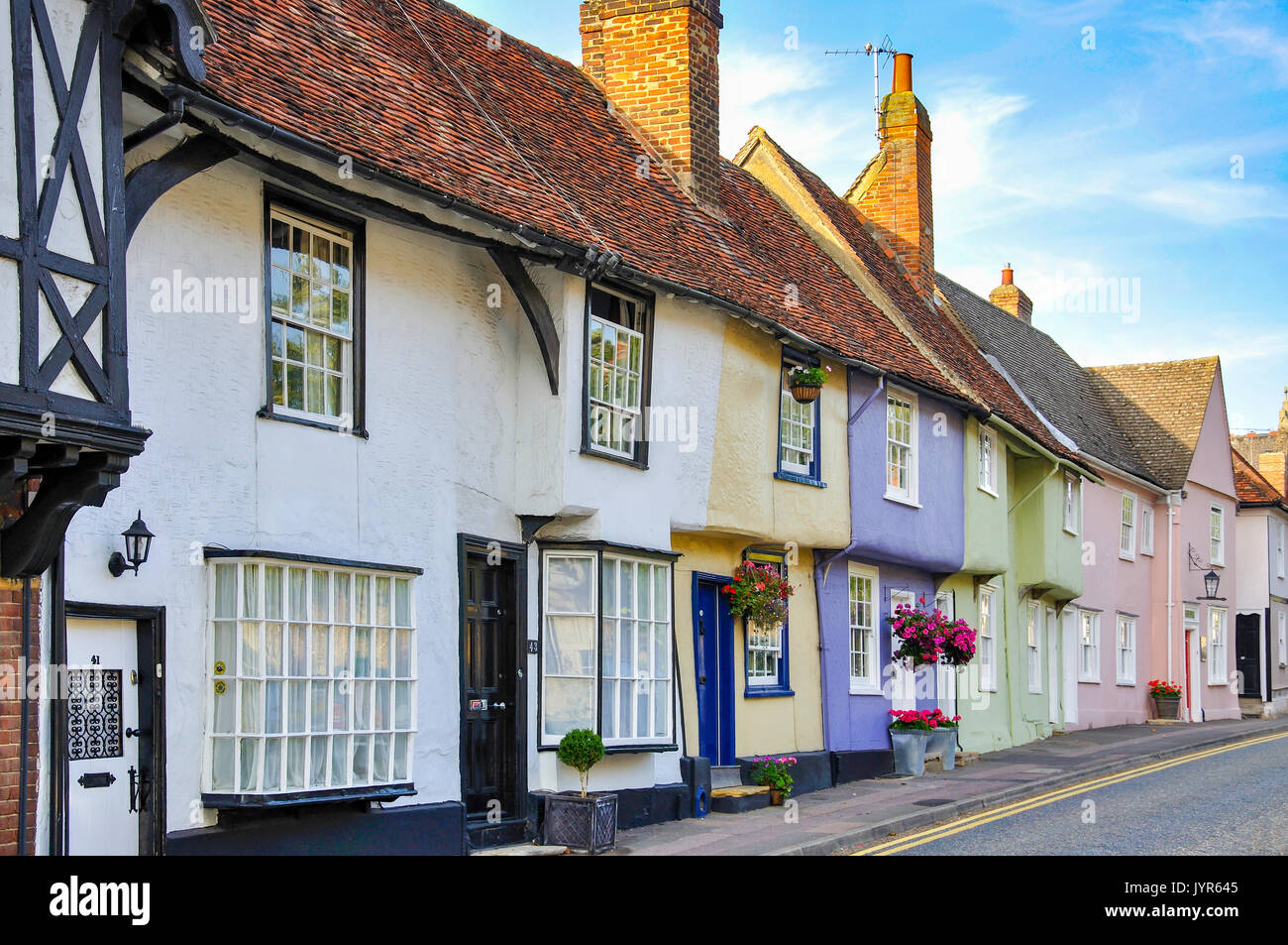 Colourful period cottages, Castle Street, Saffron Walden, Essex ...