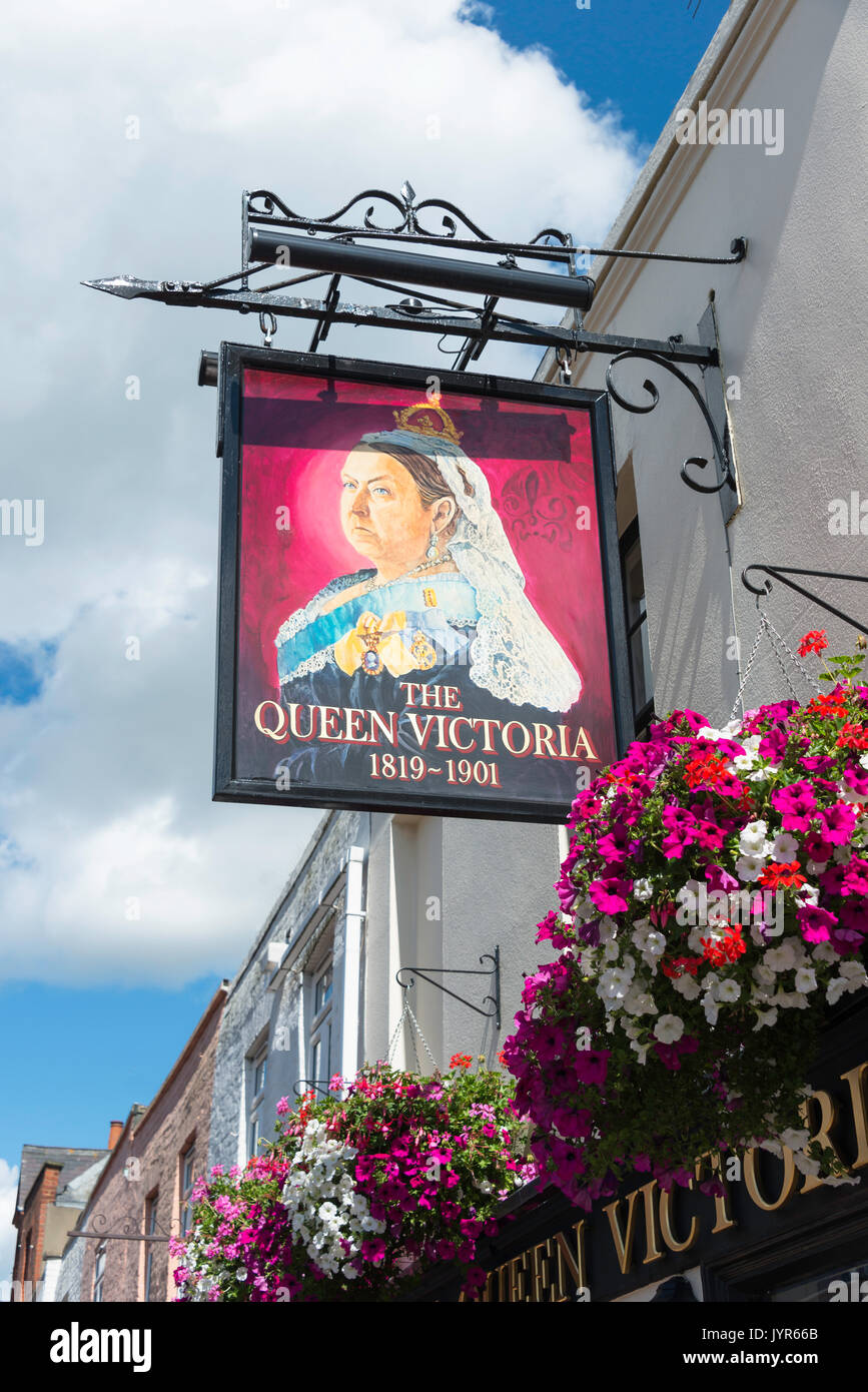 Queen victoria pub windsor hi-res stock photography and images - Alamy