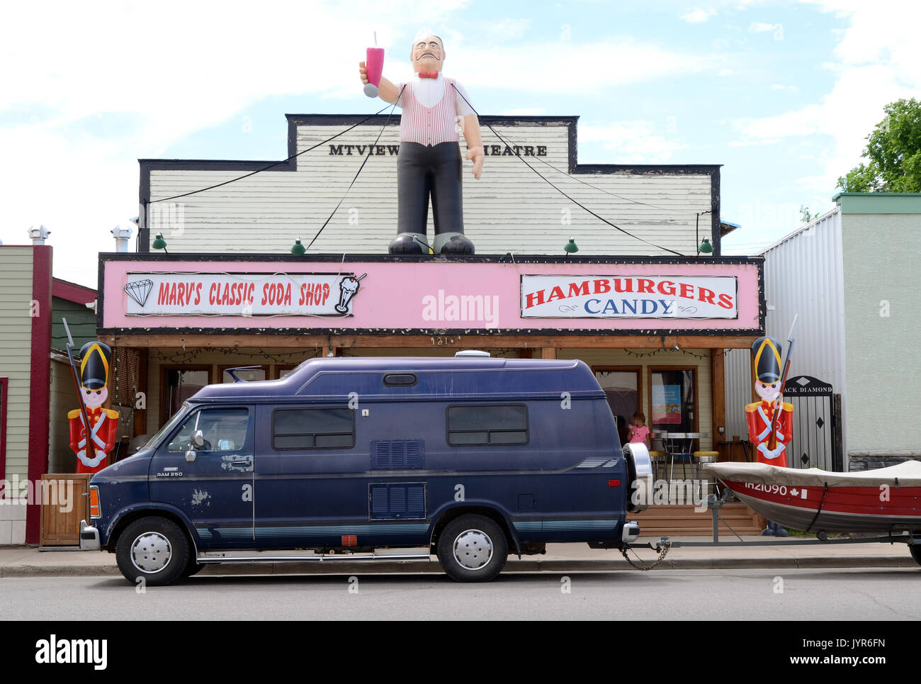 Okotoks hi-res stock photography and images - Alamy