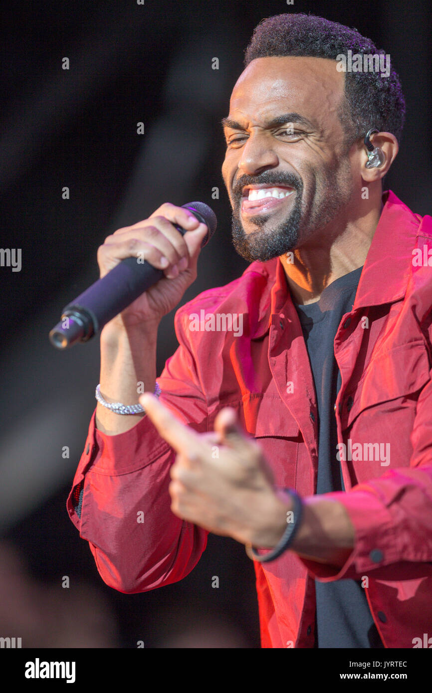 Craig david on stage hi-res stock photography and images - Alamy