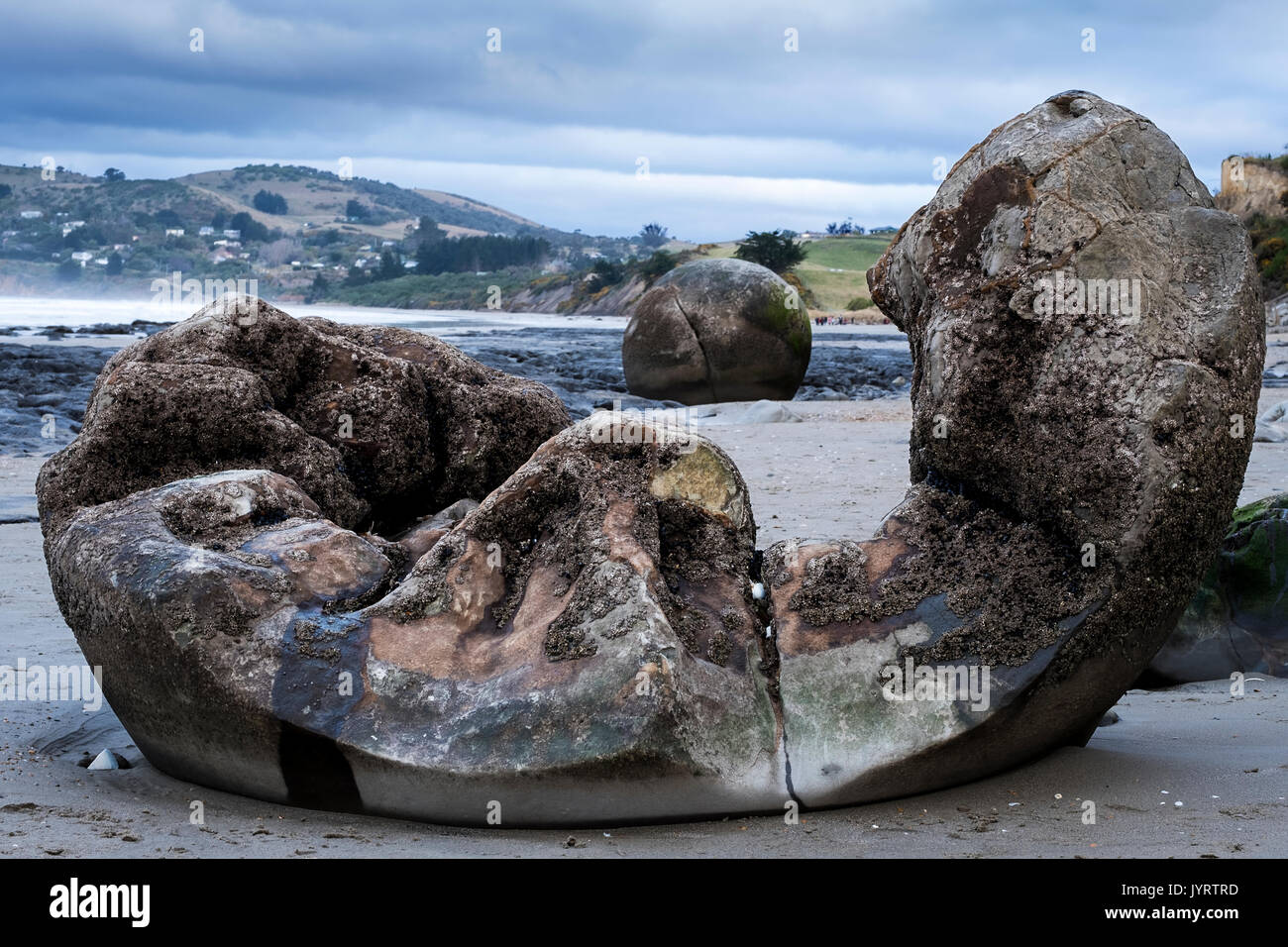 Rock crack boulders hi-res stock photography and images - Alamy