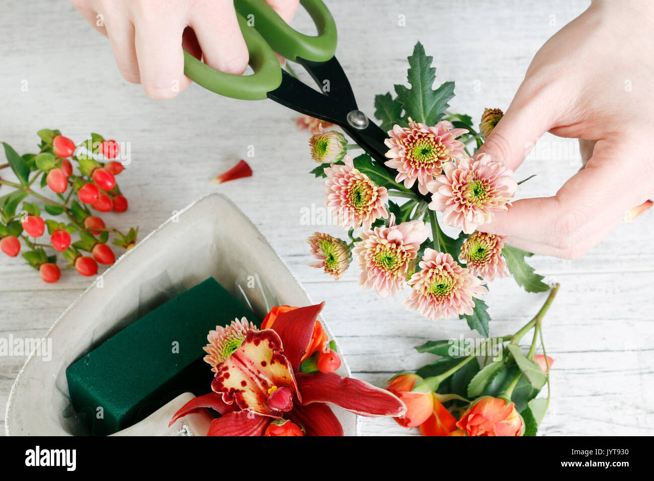 Mother's day diy flower hand hi-res stock photography and images - Alamy