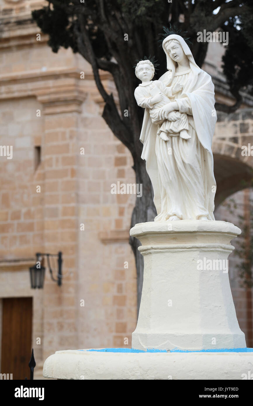 Statue of Virgin Mary and baby Jesus in Malta Stock Photo - Alamy