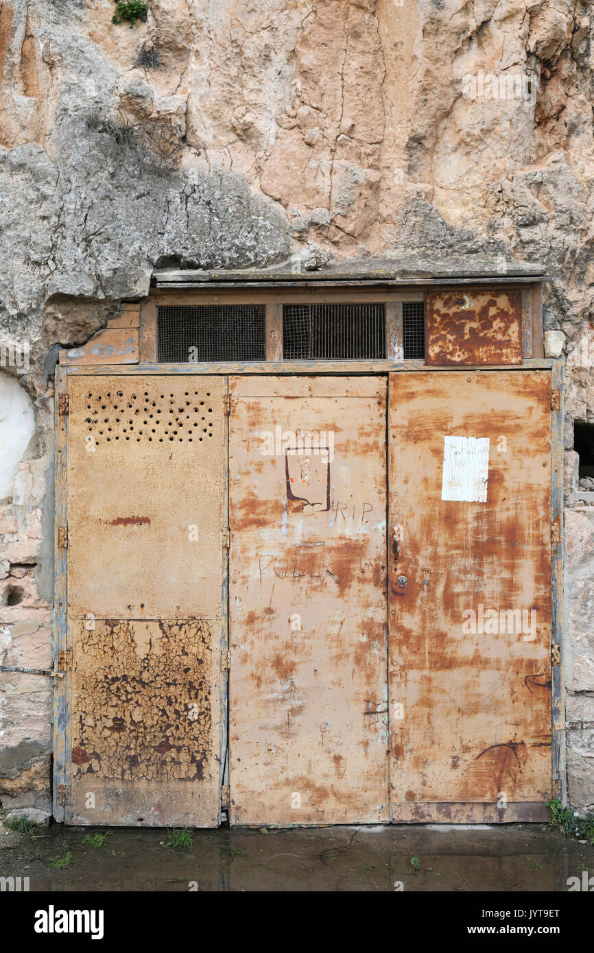 Rusty door gate closed hi-res stock photography and images - Alamy