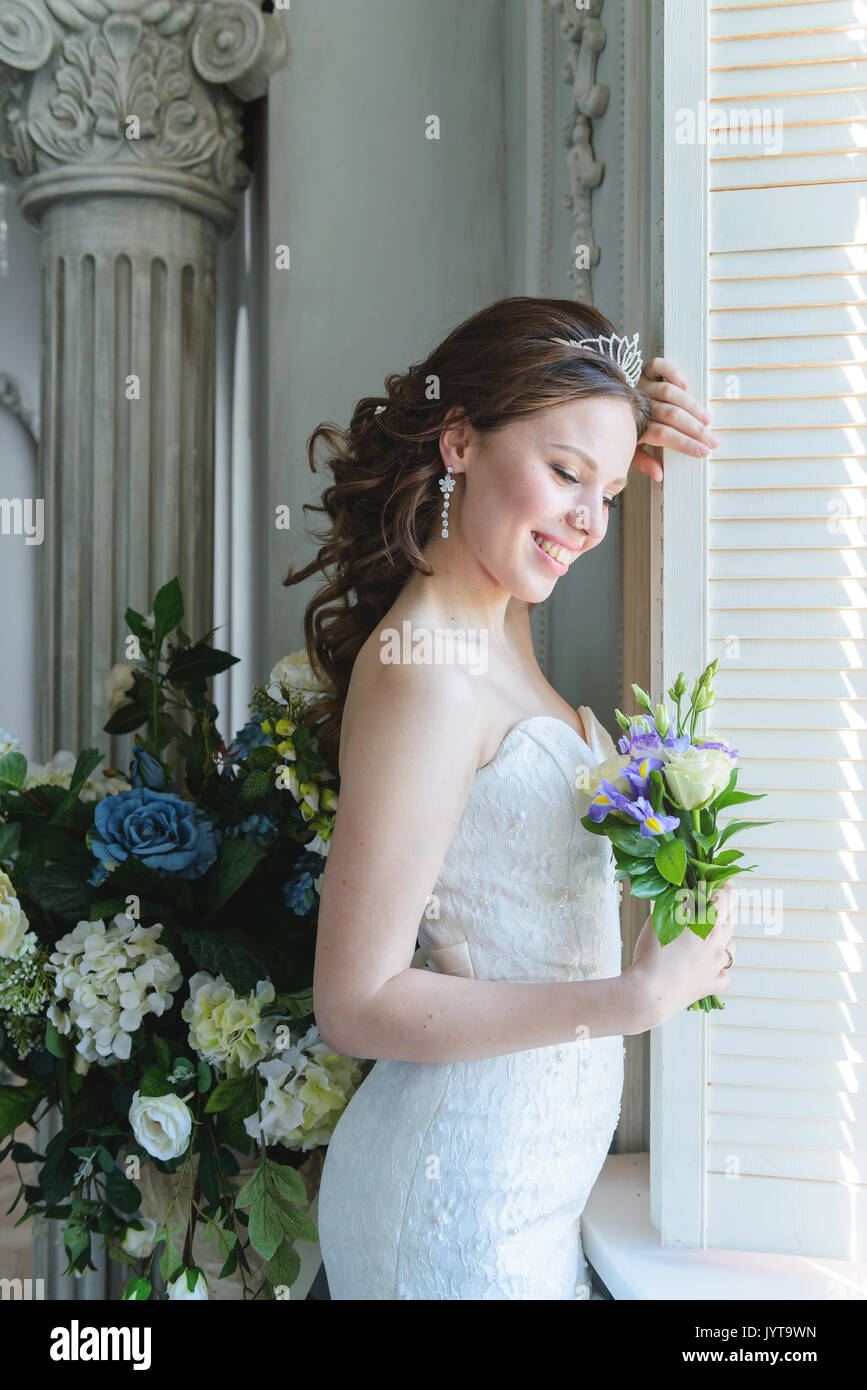 Tight gown hi-res stock photography and images - Alamy
