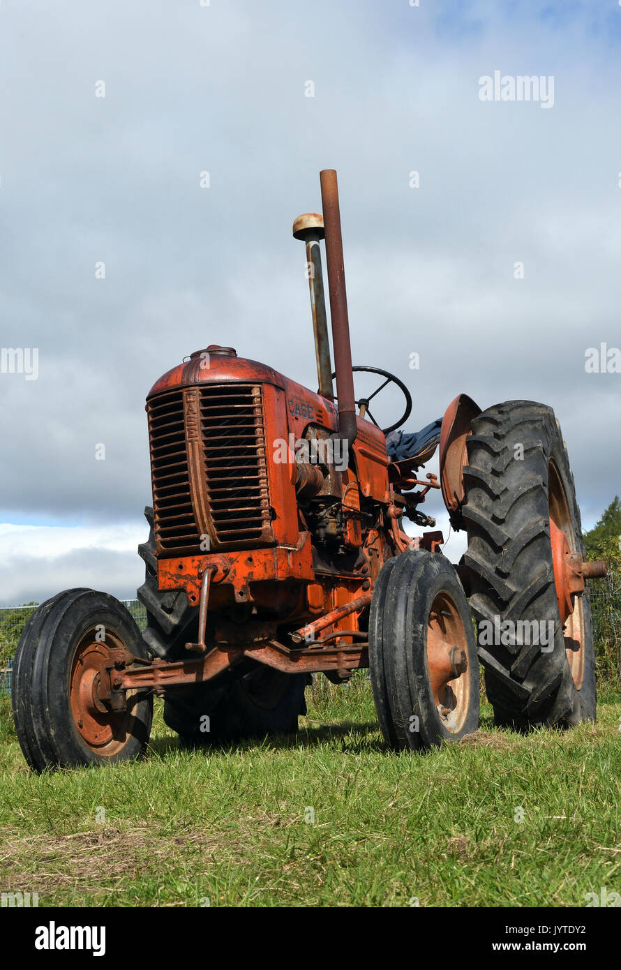 Old case tractor hi-res stock photography and images - Alamy