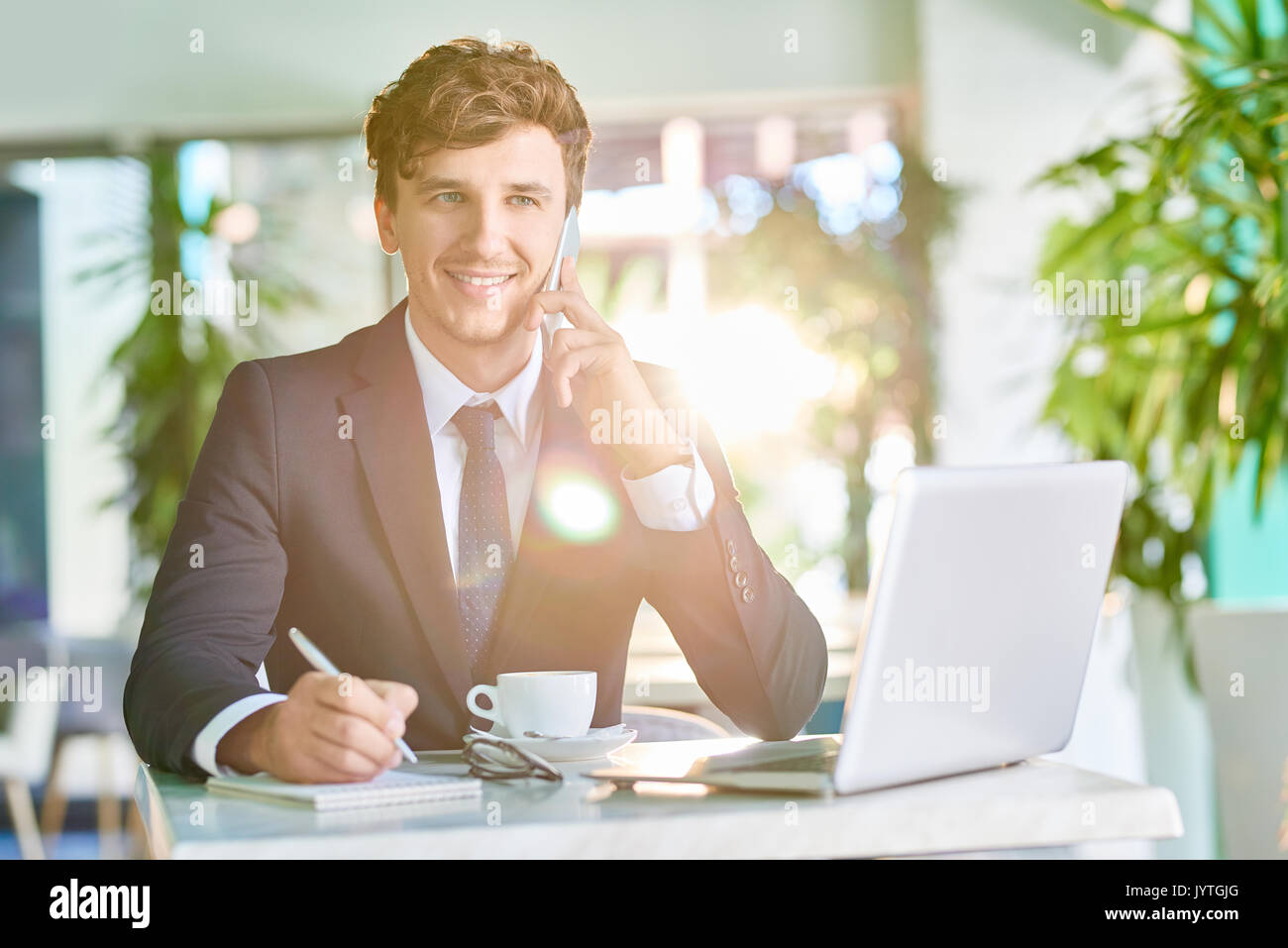 Working at sunlight hi-res stock photography and images - Alamy