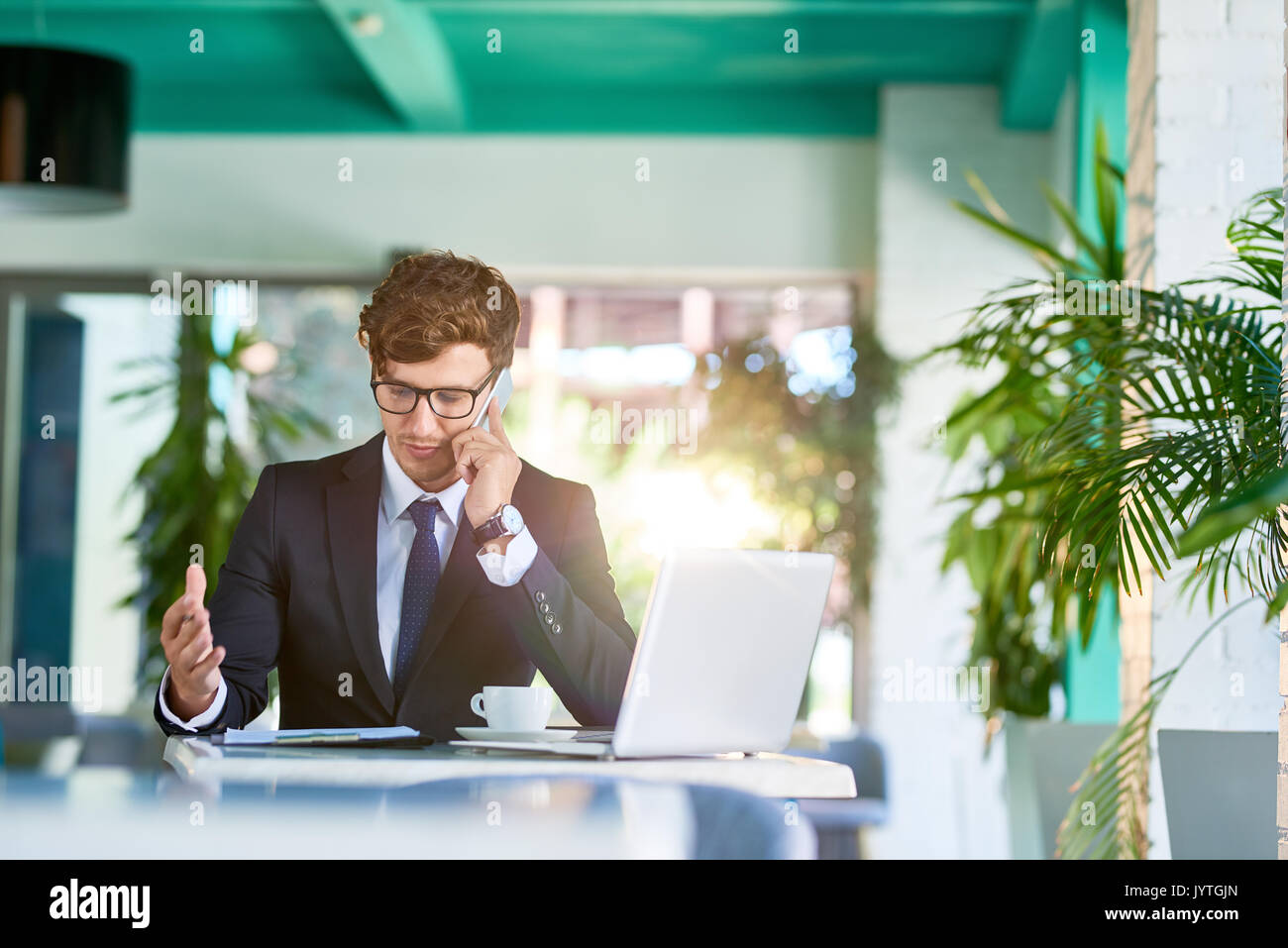 Manager working hi-res stock photography and images - Alamy