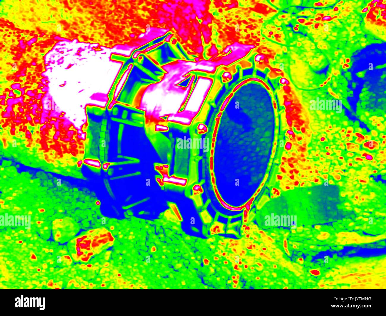 Infra scan, thermography photo. Drink water pipes joined with Gate ...