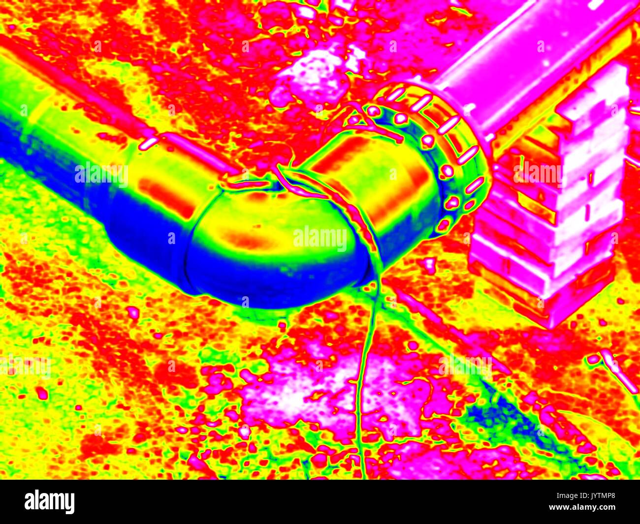 Infra scan, thermography photo. Drink water pipes joined with Gate ...