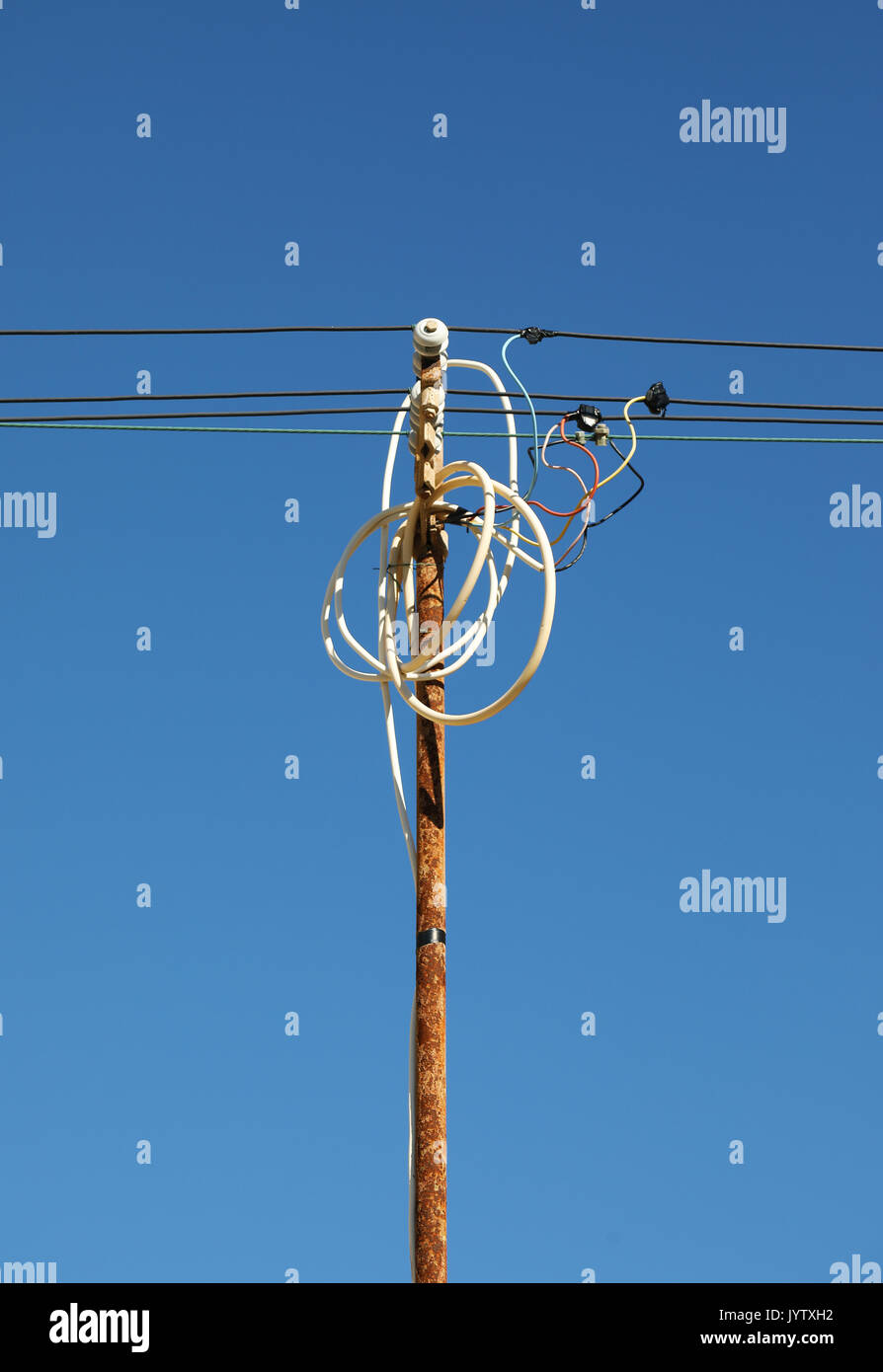 Tangled wires hi-res stock photography and images - Alamy