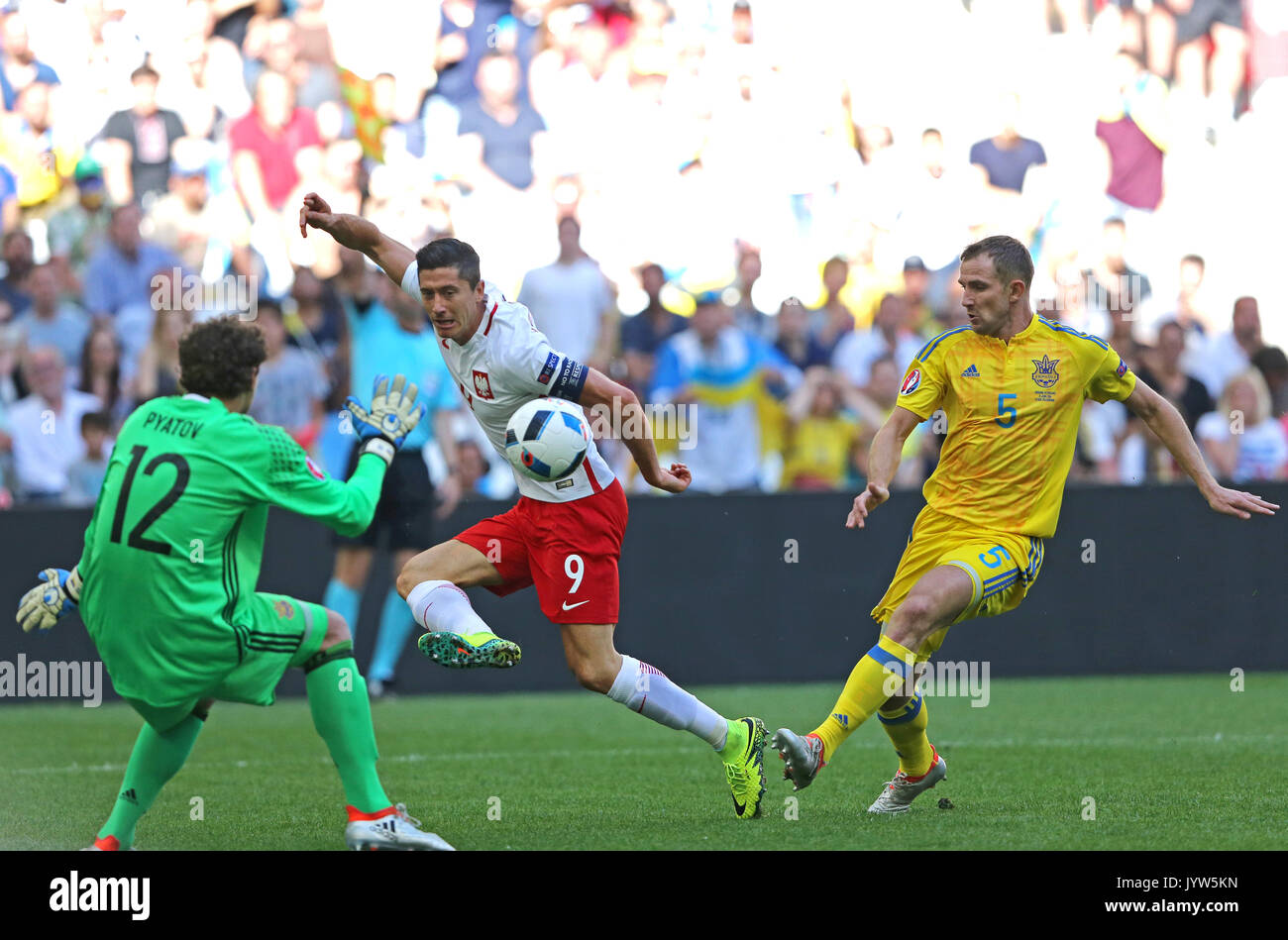 Robert lewandowski france hi-res stock photography and images - Alamy