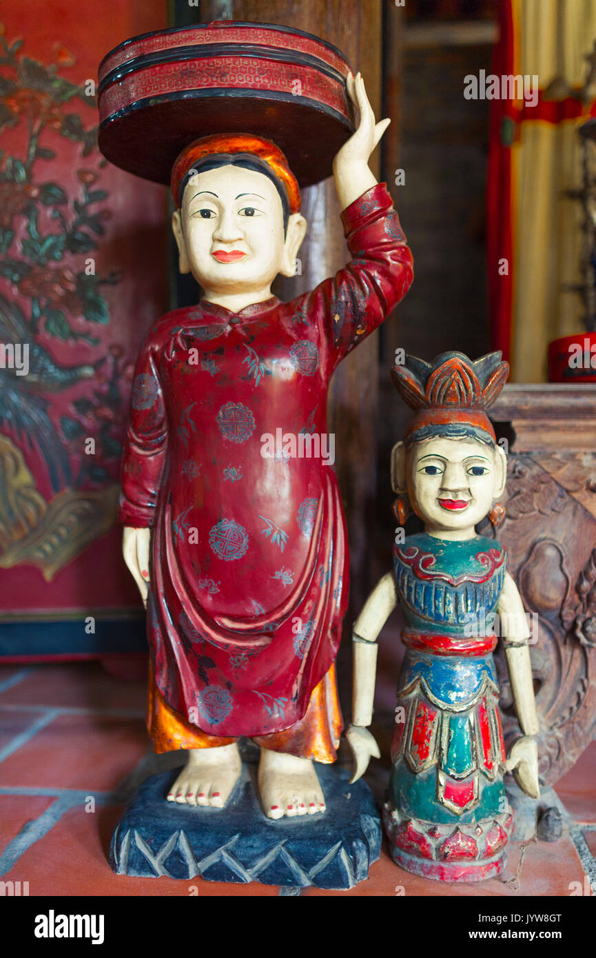 Vietnamese human-like statues Stock Photo - Alamy