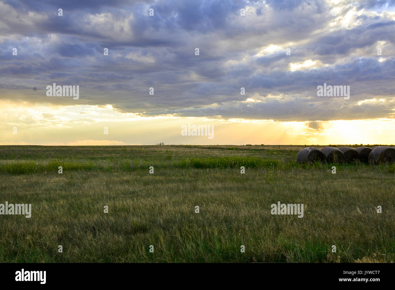 Country side sunset landscape hi-res stock photography and images - Alamy
