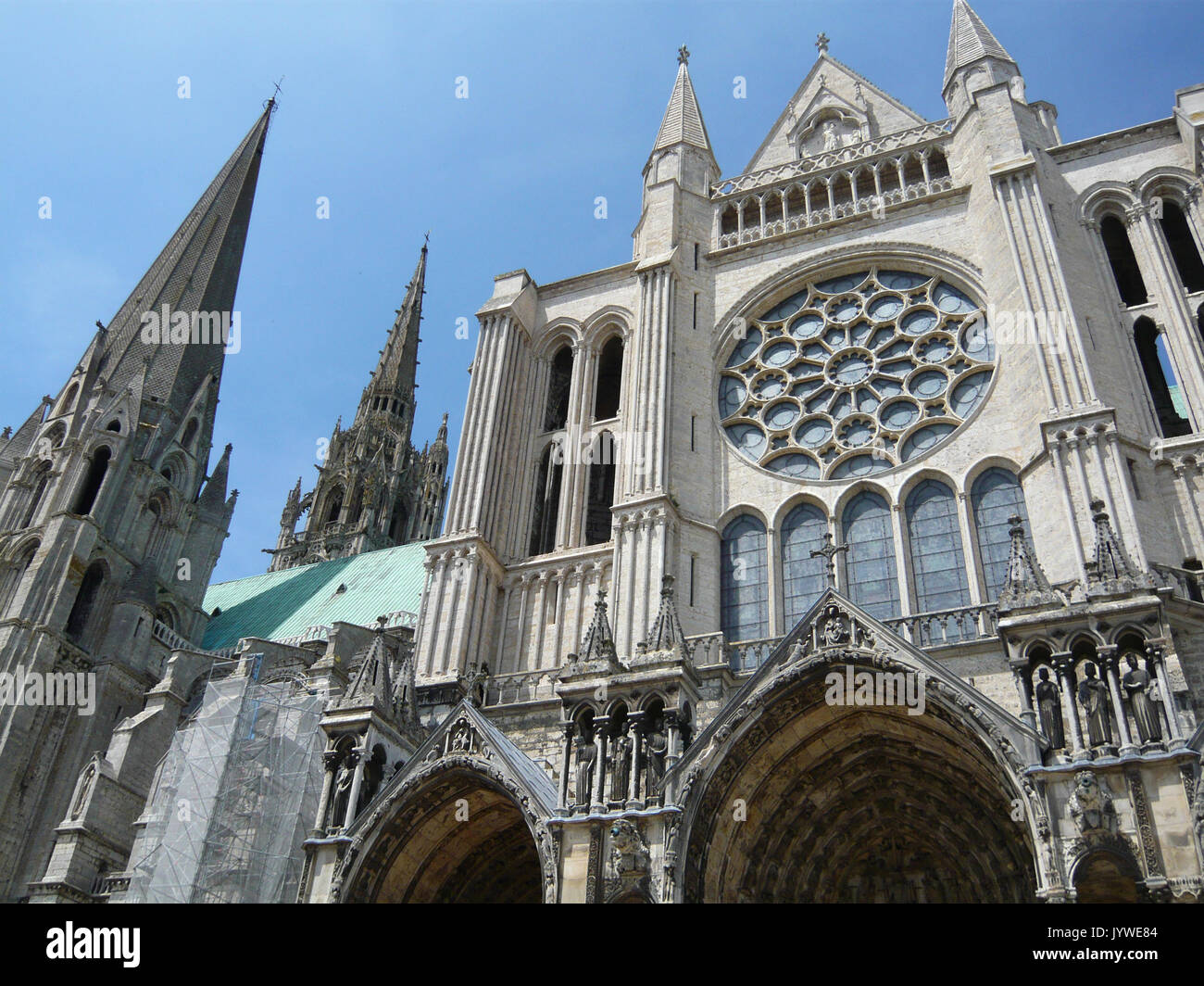 Chatres cathedral buttresses hi-res stock photography and images - Alamy