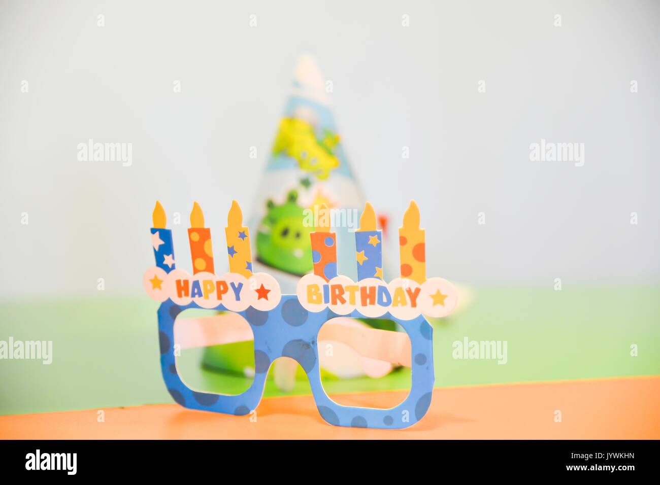 happy birthday head decoration with glasses Stock Photo - Alamy