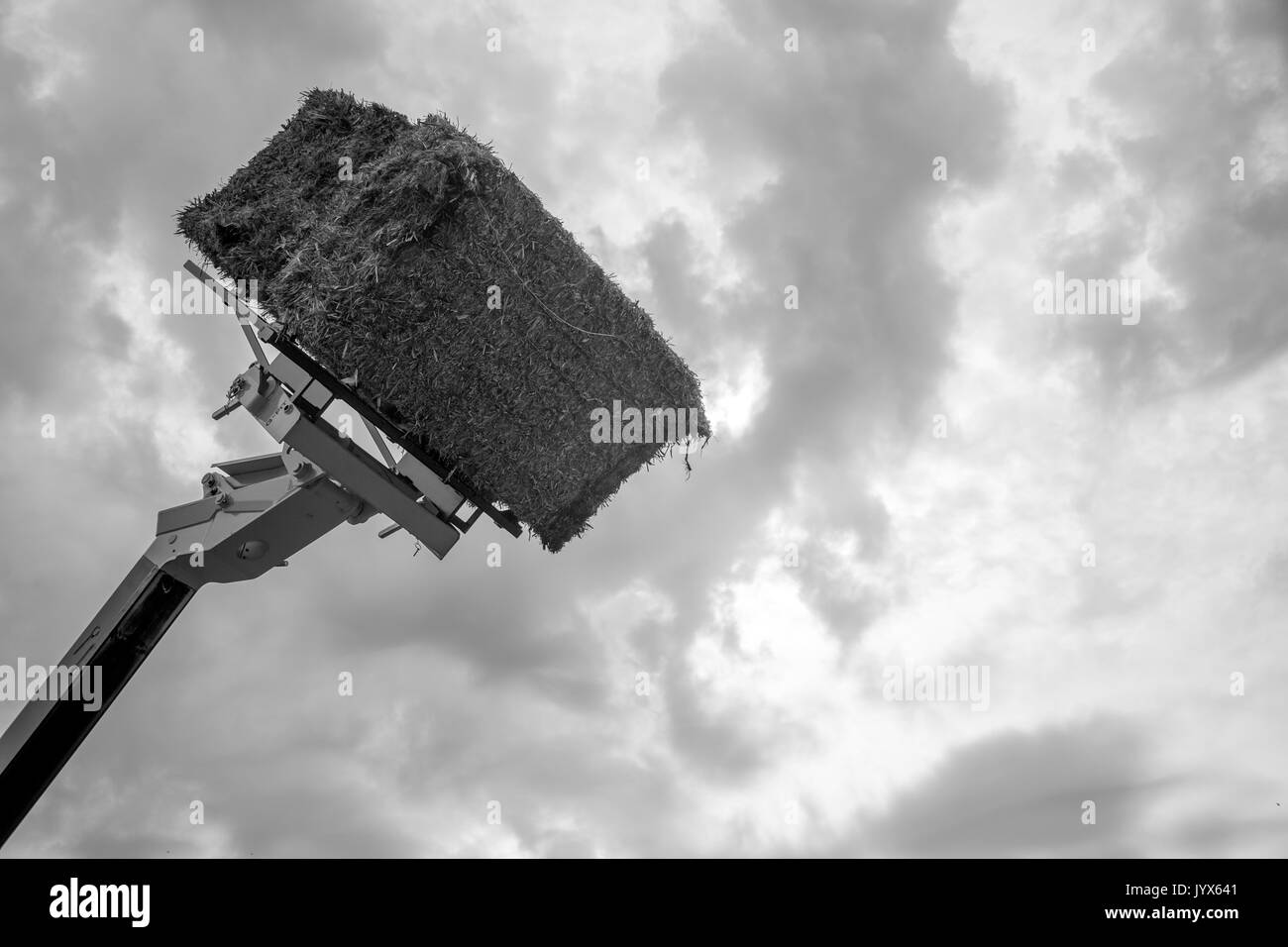 Hay stacker hi-res stock photography and images - Alamy