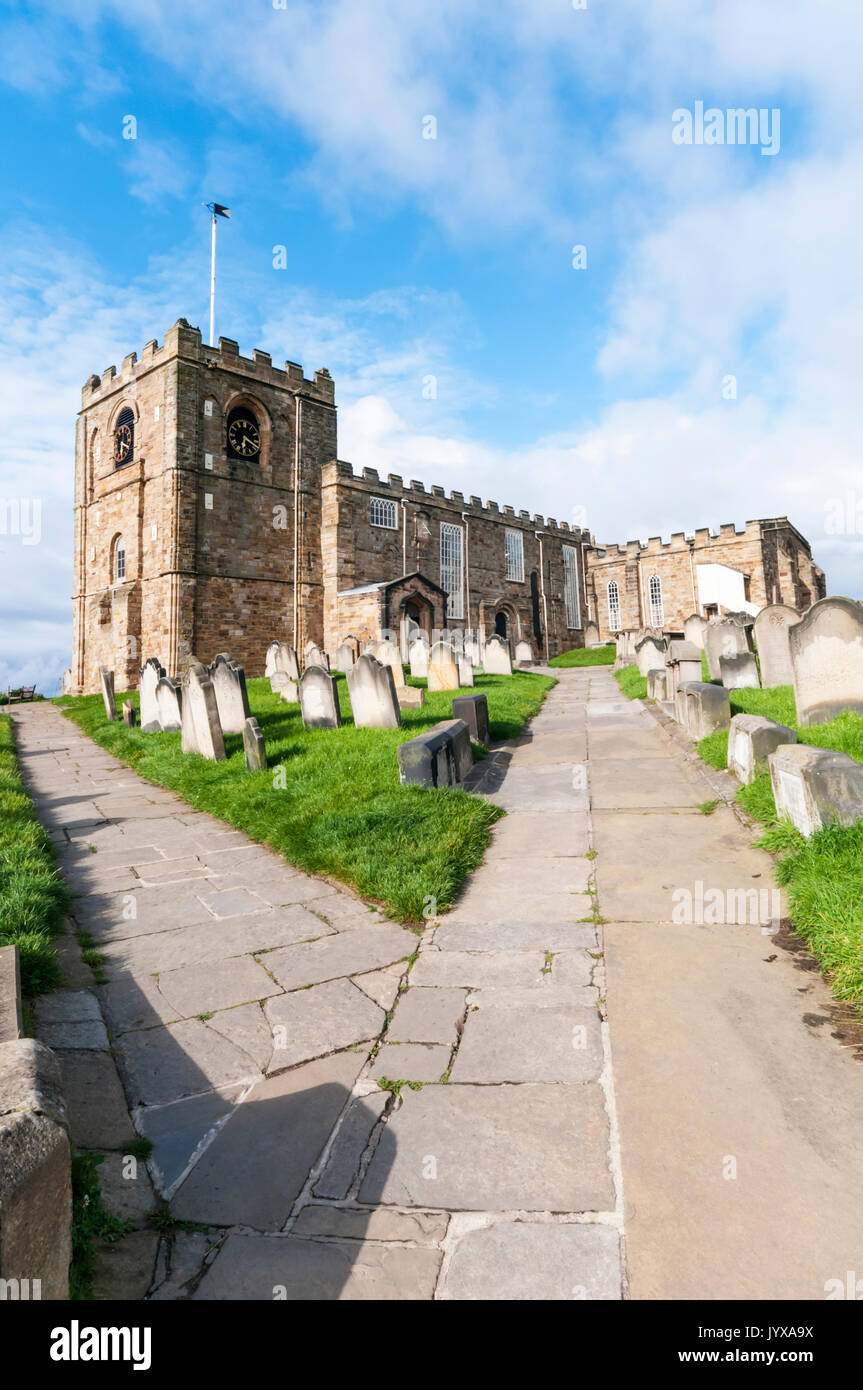 English church yard path hi-res stock photography and images - Alamy