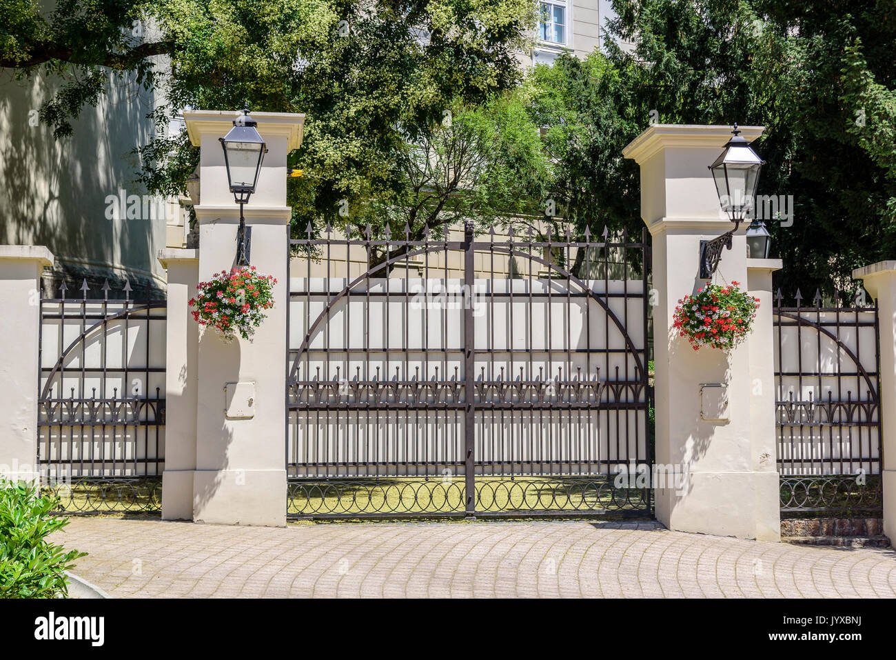 Wrought iron columns hi-res stock photography and images - Alamy