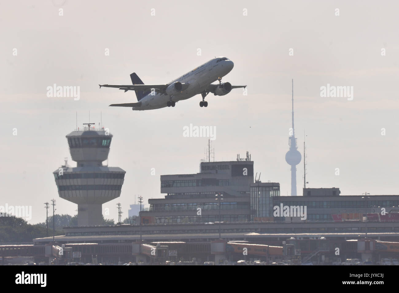 Berlin, Germany. 20th Aug, 2017. A plane takes off from Tegel airport ...