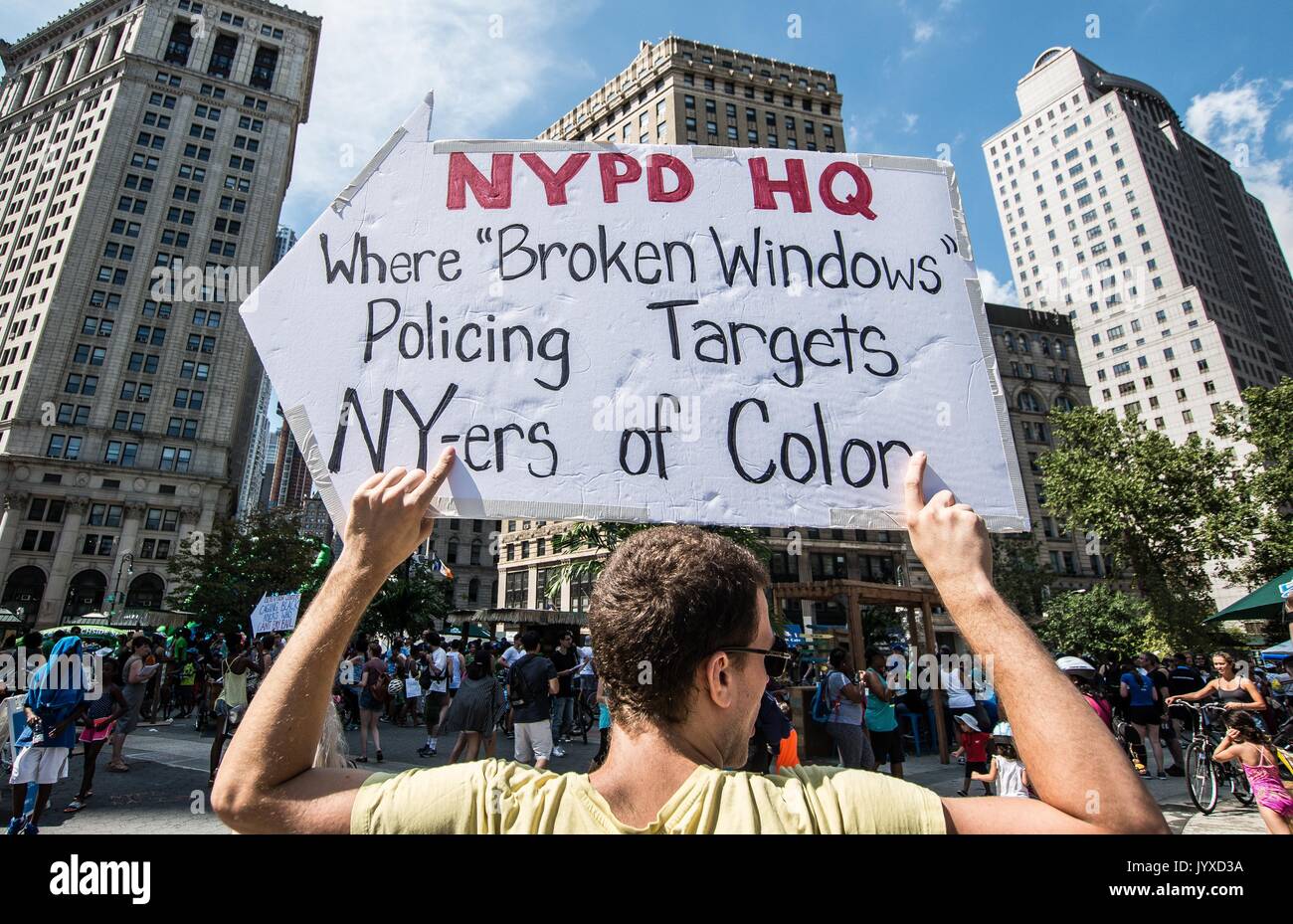 Broken windows policy hi-res stock photography and images - Alamy