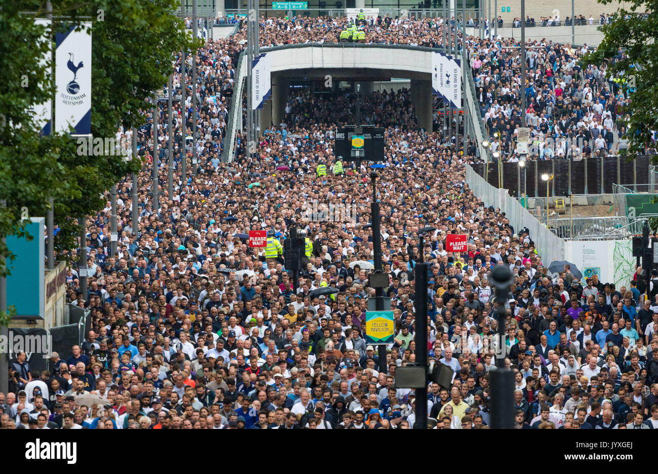 Football fans station tottenham hi-res stock photography and images - Alamy