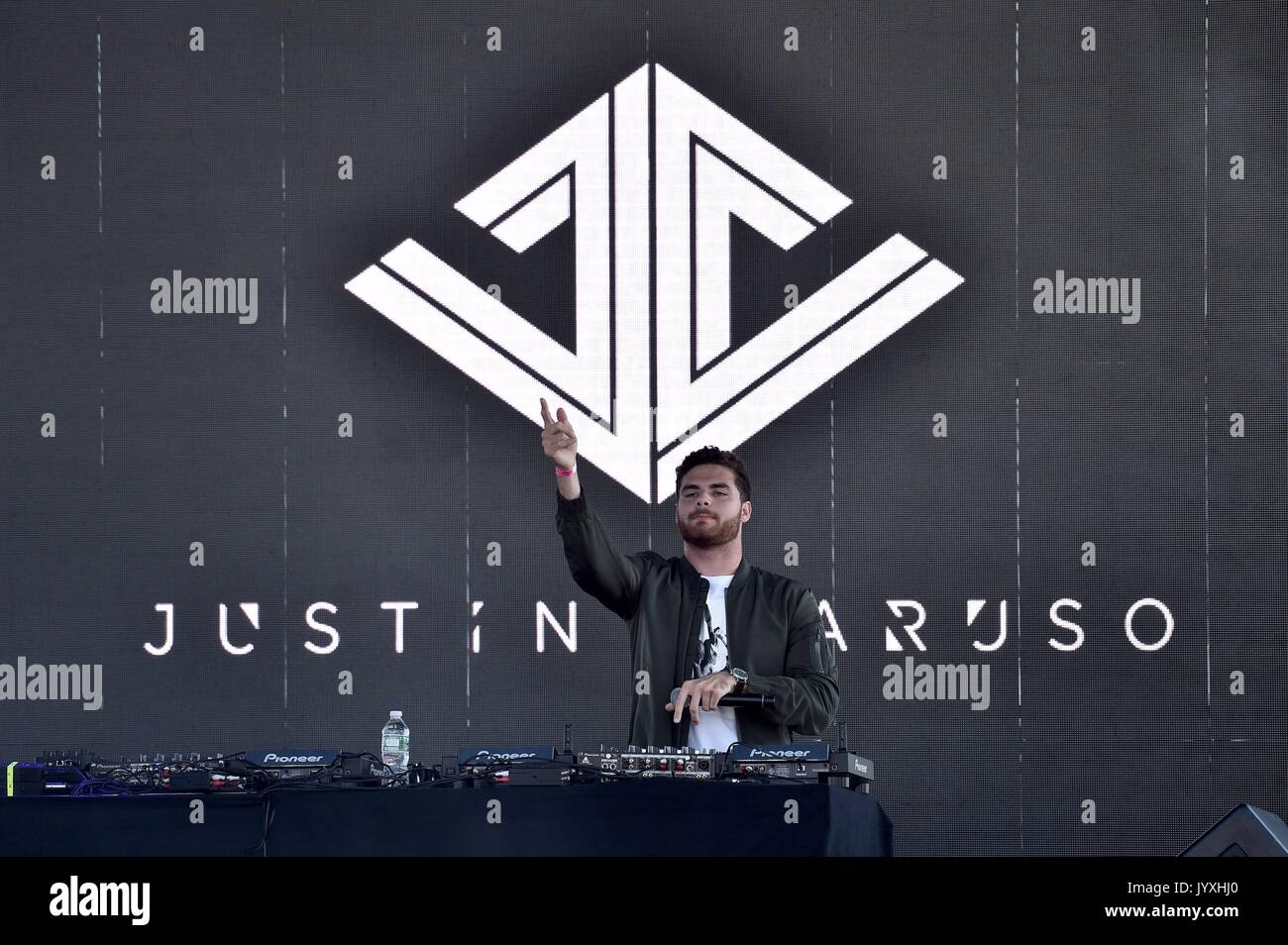 Justin caruso hi-res stock photography and images - Alamy