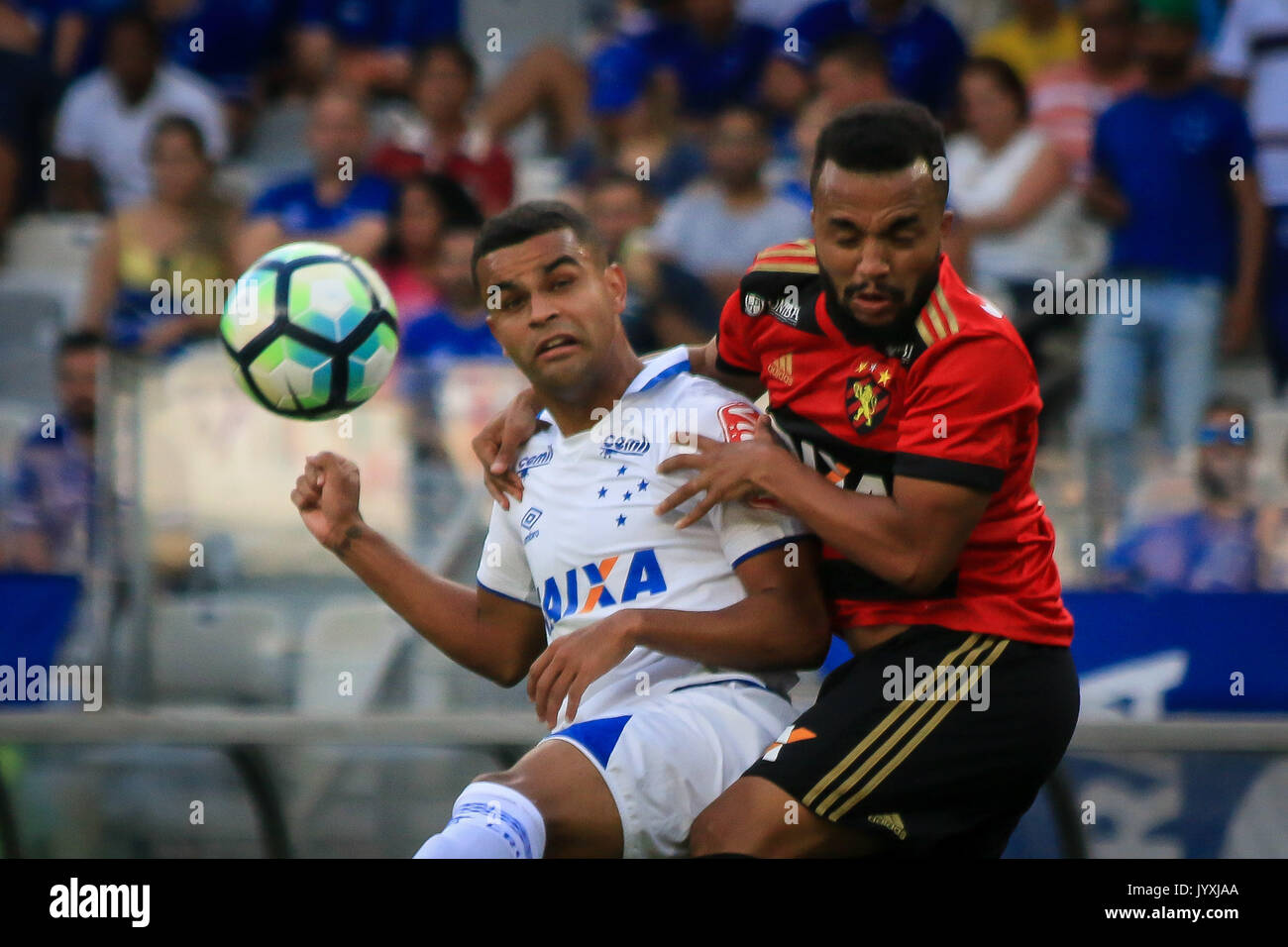 Belo Horizonte, Brazil. 20th Aug, 2017. Alisson of Cruzeiro and Samuel ...