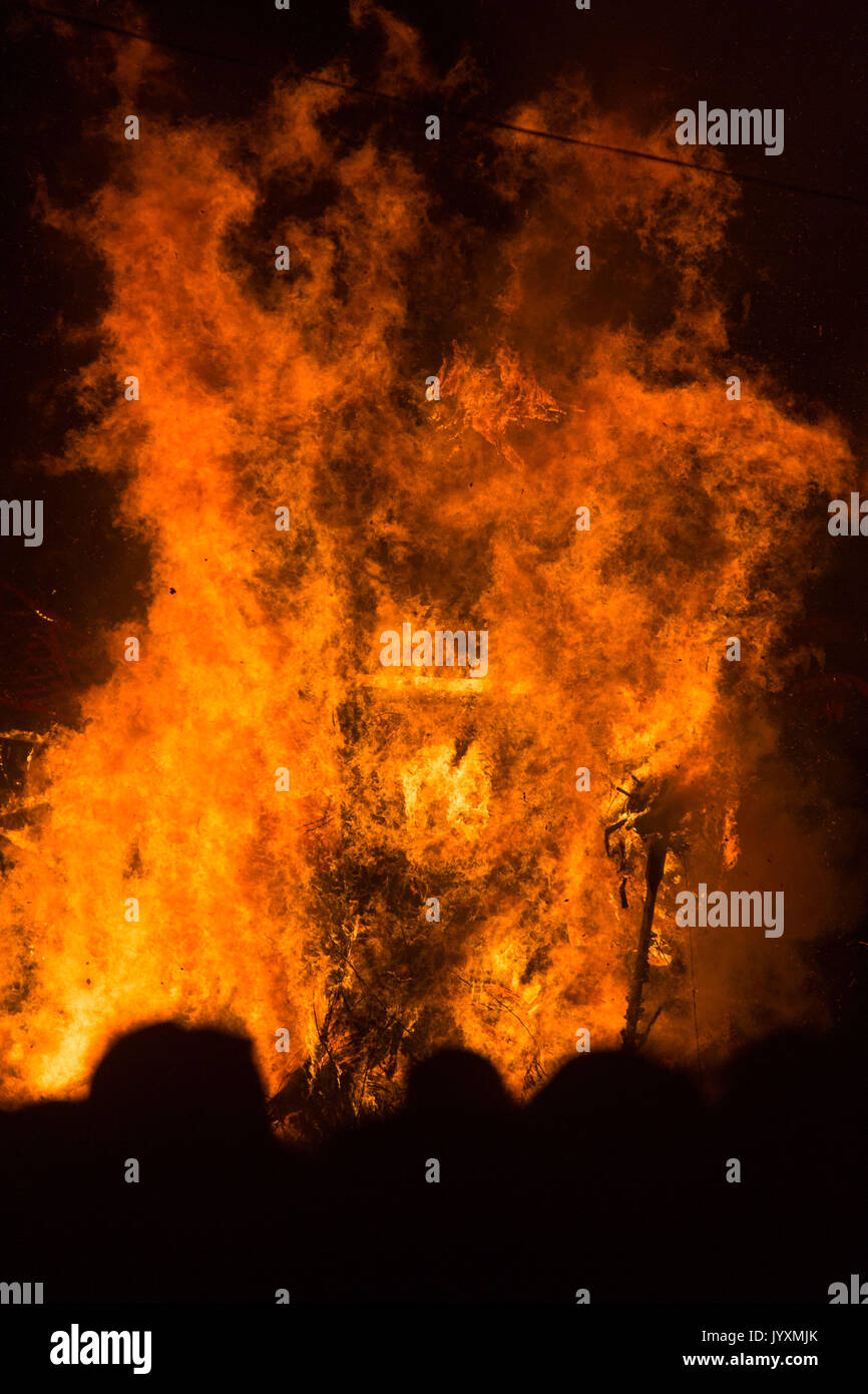 WICKER MAN, GREEN MAN, FIRE, BURNING, FINALE: The Wicker Green Man is ...