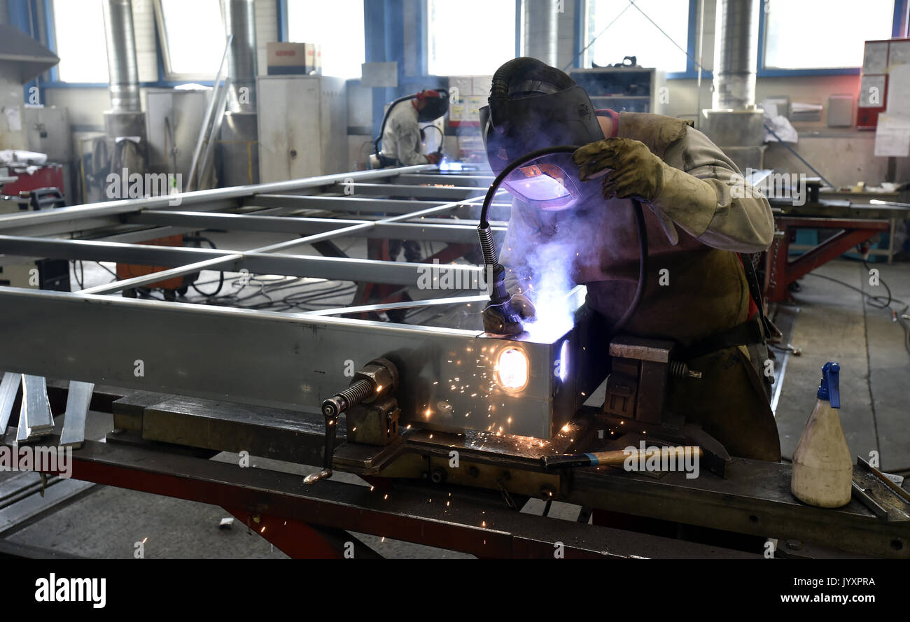 KOMA Modular, Vizovice. 16th Aug, 2017. Production of the container ...